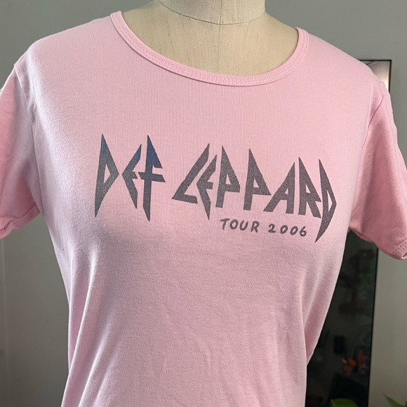 Tops | Def Leppard Tour 206 Pink Gray Concert Tshirt Band Tee Rock ...